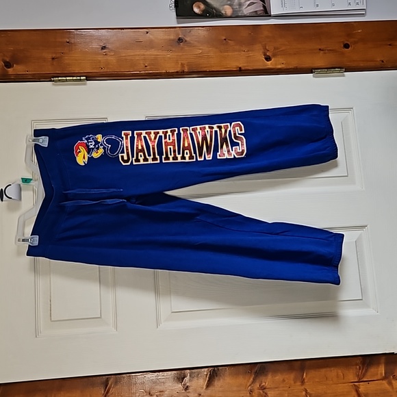 5th & Ocean | Bottoms | 5th Ocean Ku Capri Sweats | Poshmark